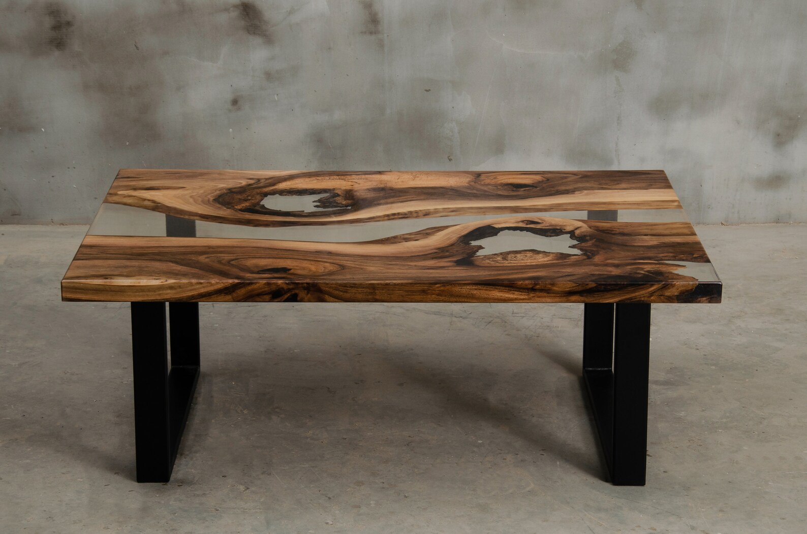 Custom Resin Table Made of Walnut, Crystal Transparent UV Resin ...