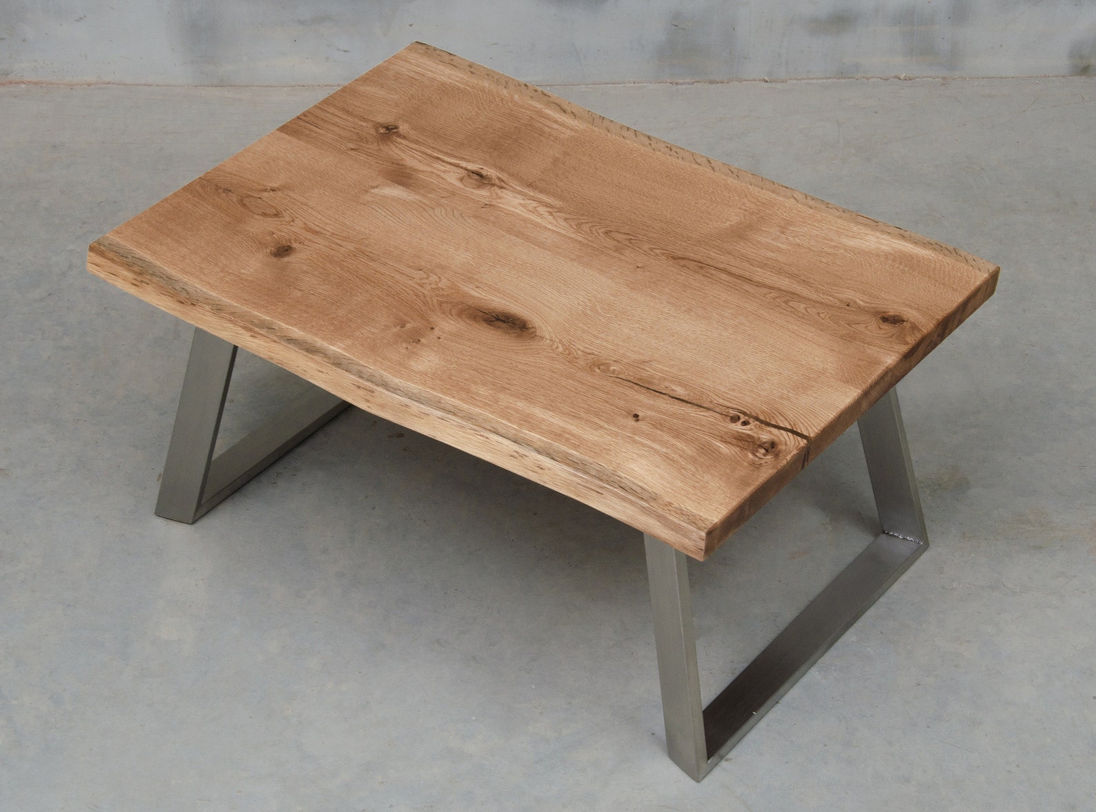 Live Edge Coffee Table Made of Oak Wood, Small Coffee Table With ...