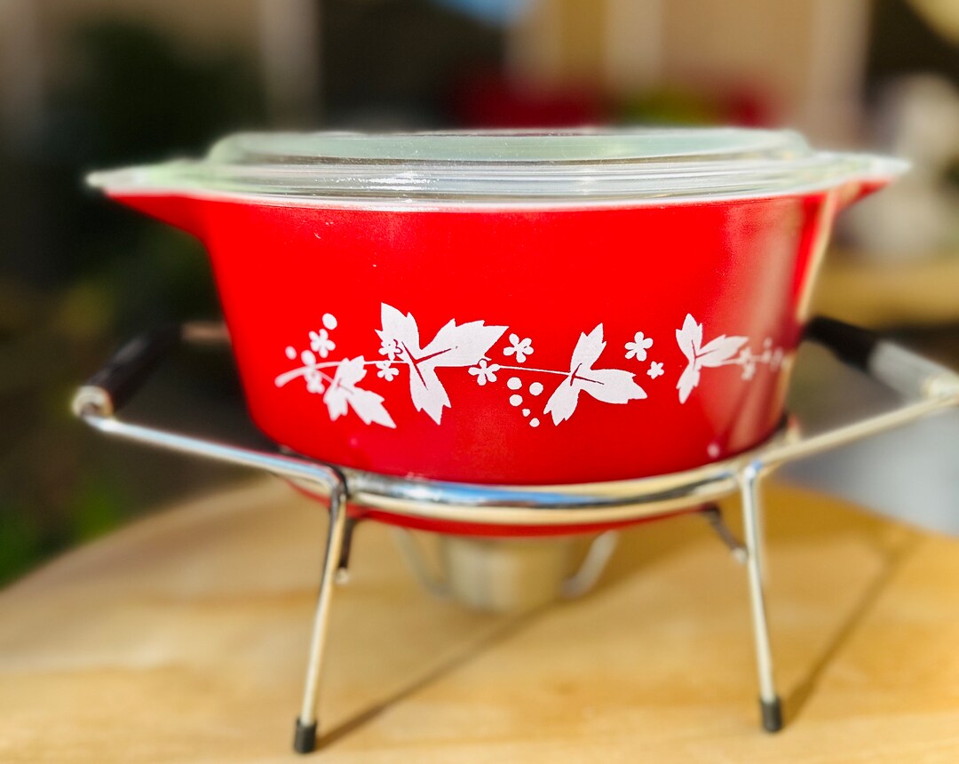 Vintage JAJ Pyrex Claret (red) Hawthorne Casserole /w Cradle - Etsy