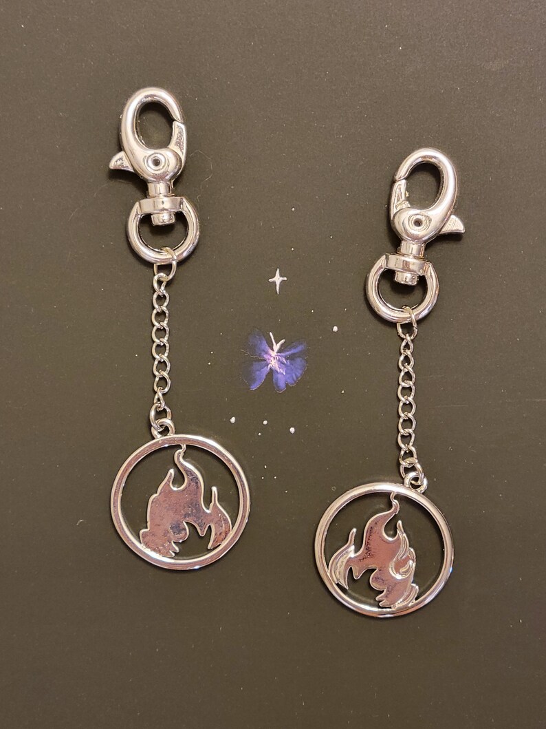 Silver Flames Keychain ~ ACOTAR ~ Officially Licensed - Etsy