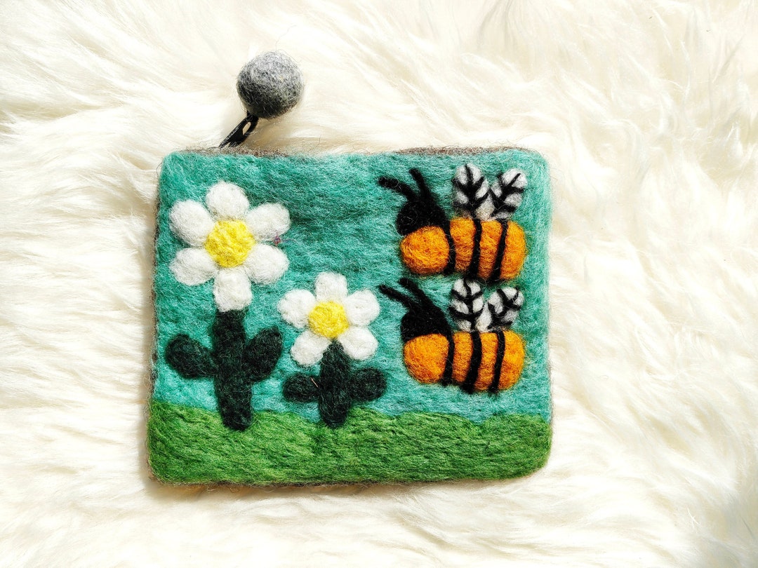 Pure Wool Bumblebee Purse, Handmade Cute Bumblebee Coin Purse, Hand ...