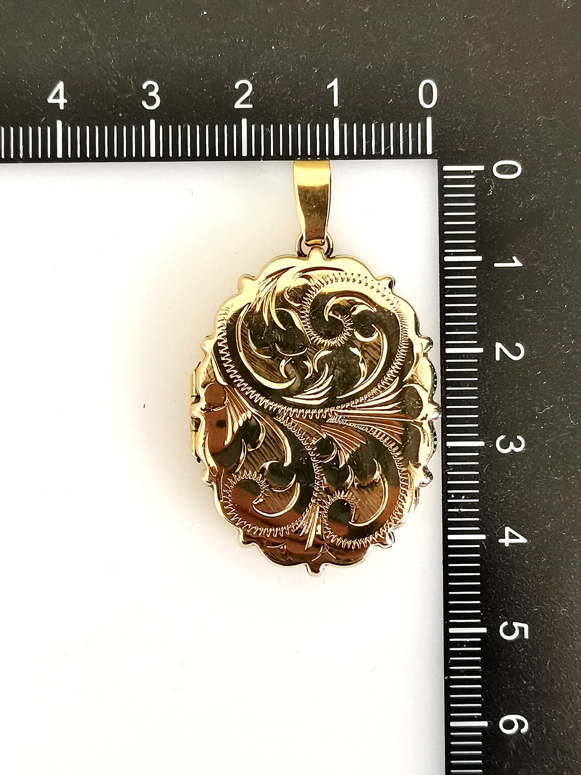 Large Vintage Solid 9ct Gold Oval Locket Pendant Foliate - Etsy