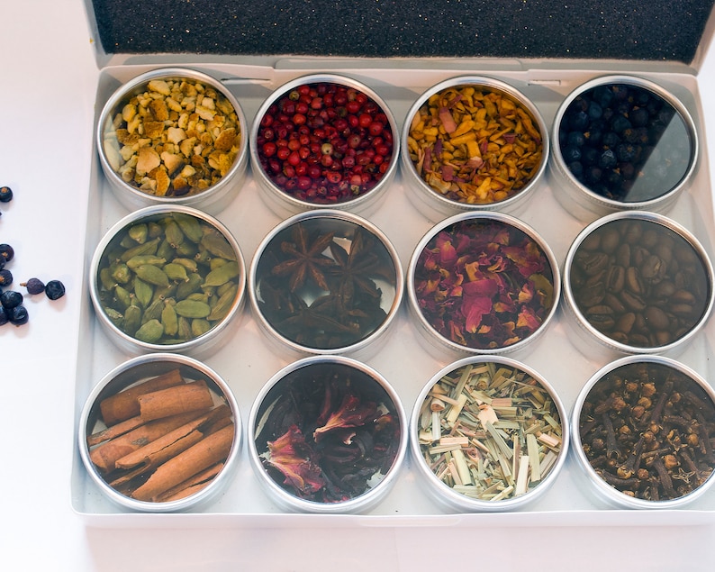 12 pc Gin Lover gift set Personalised Gin & Tonic Botanicals | Etsy