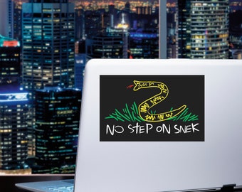 No Step on Snek Funny Round Don't Tread on Me, Gadsden Sticker for ...