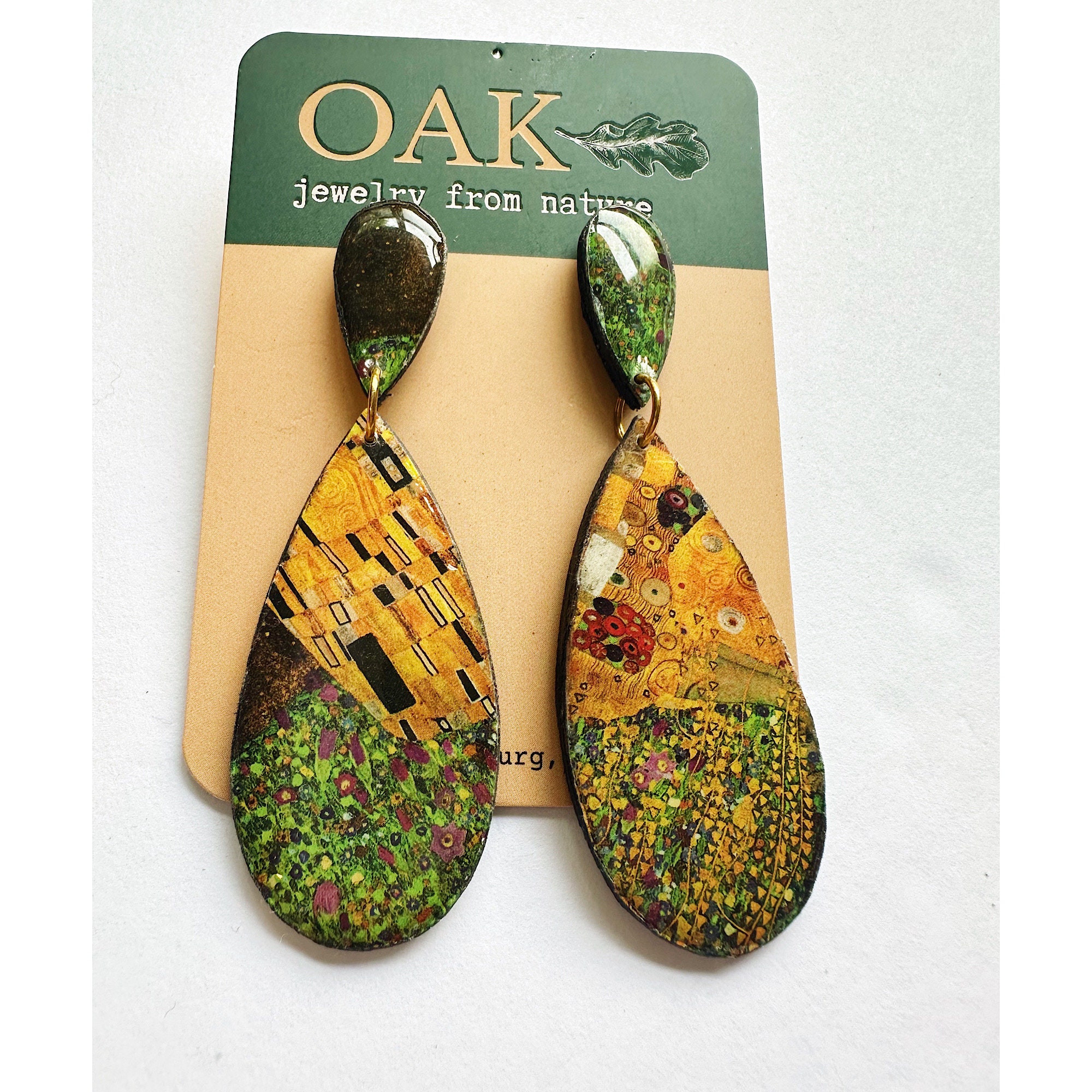 Oak handmade jewelry store