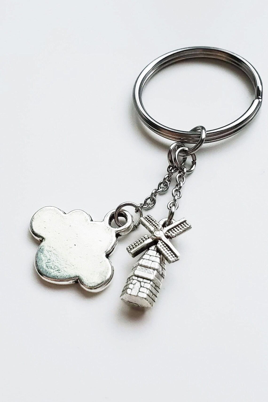 Gorillaz Windmill Keychain - El Manana Feel Good Inc. Gorillaz Key ...