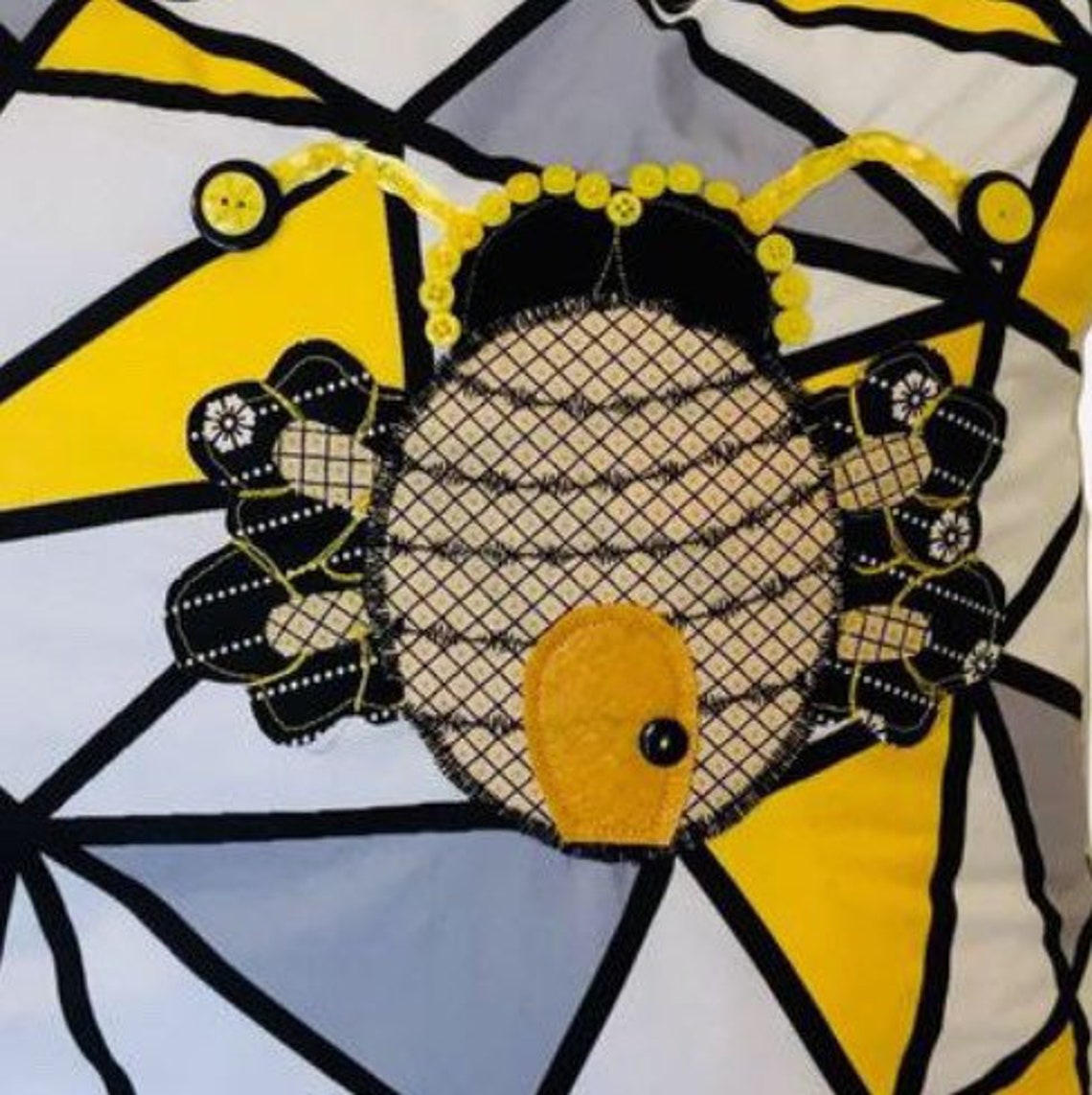 Bee Bee Hive and Honeycomb Sewing Applique Pattern Flower | Etsy UK