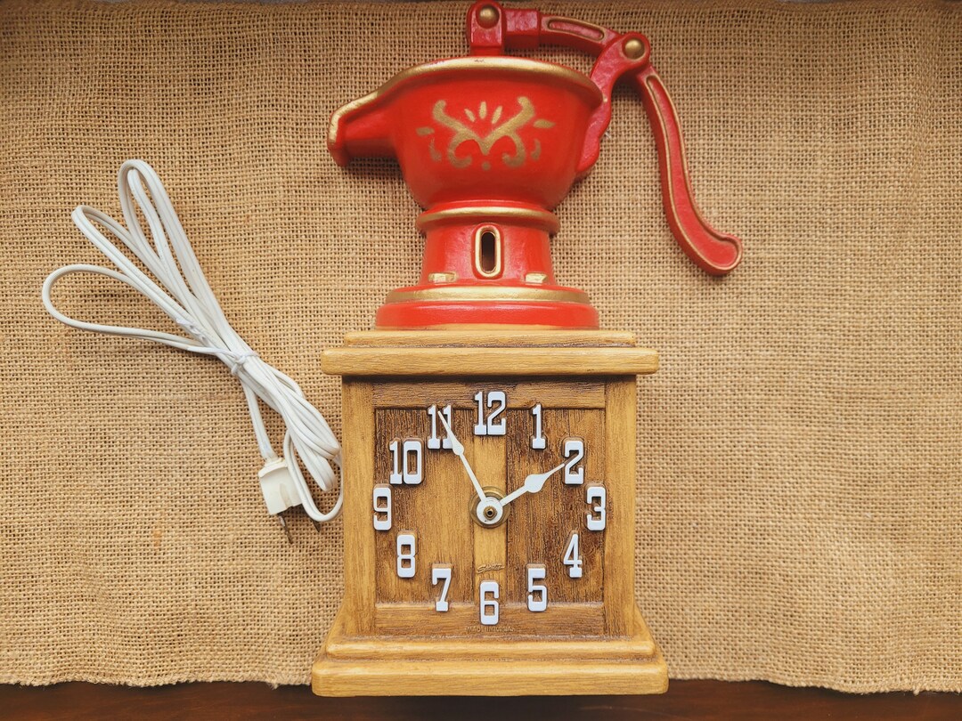 Vintage Spartus Kitchen Wall Clock - Red Water Pump - Etsy