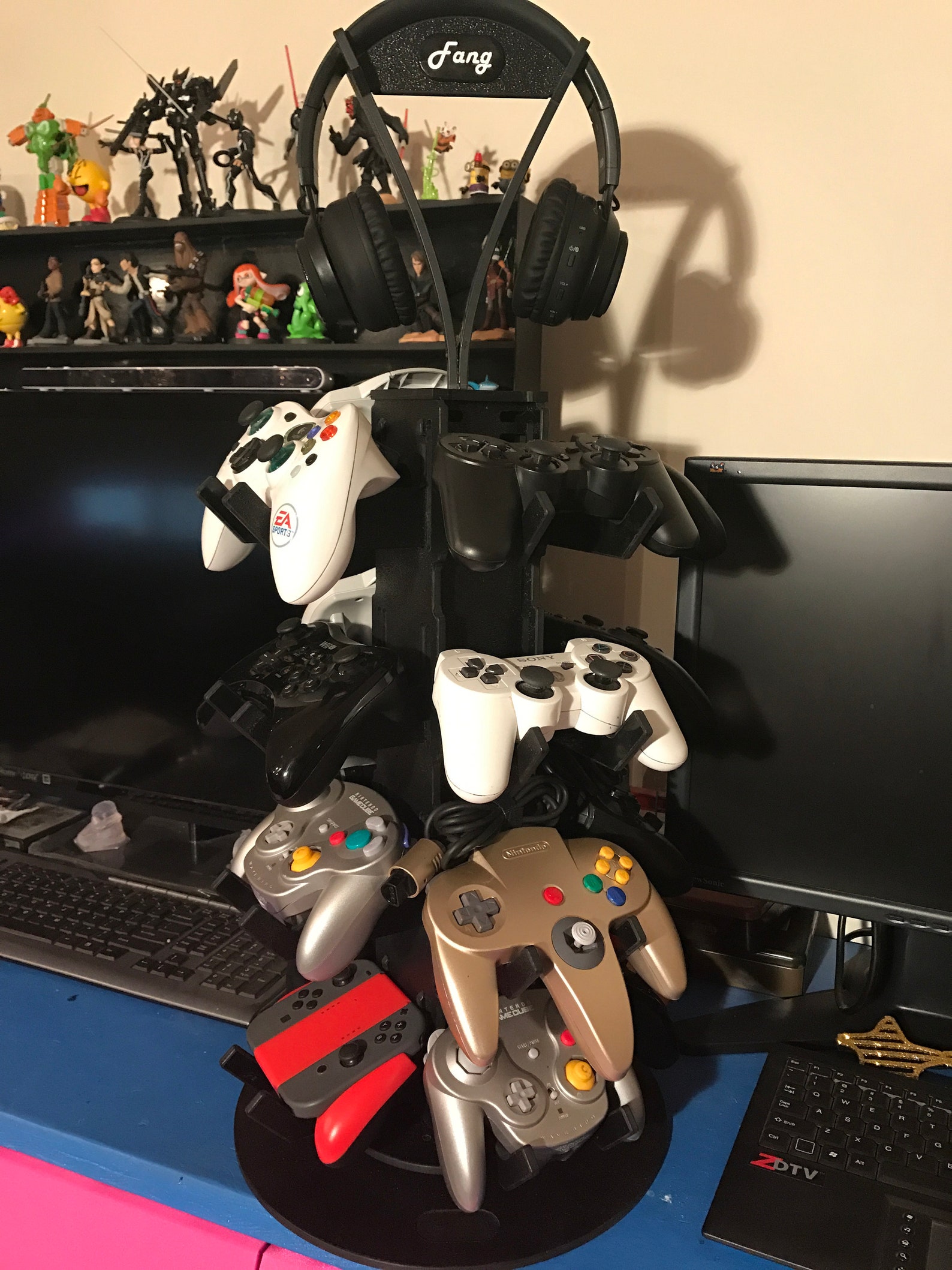 Fang Control Tower Video Game Controller Stand - Etsy
