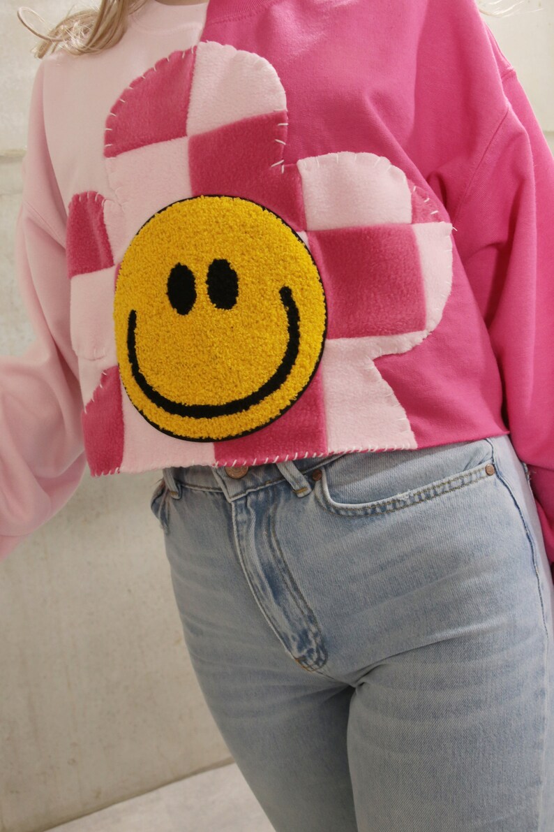 Y2K Pink Checkerboard Flower Smiley Face Cropped Sweater | Etsy