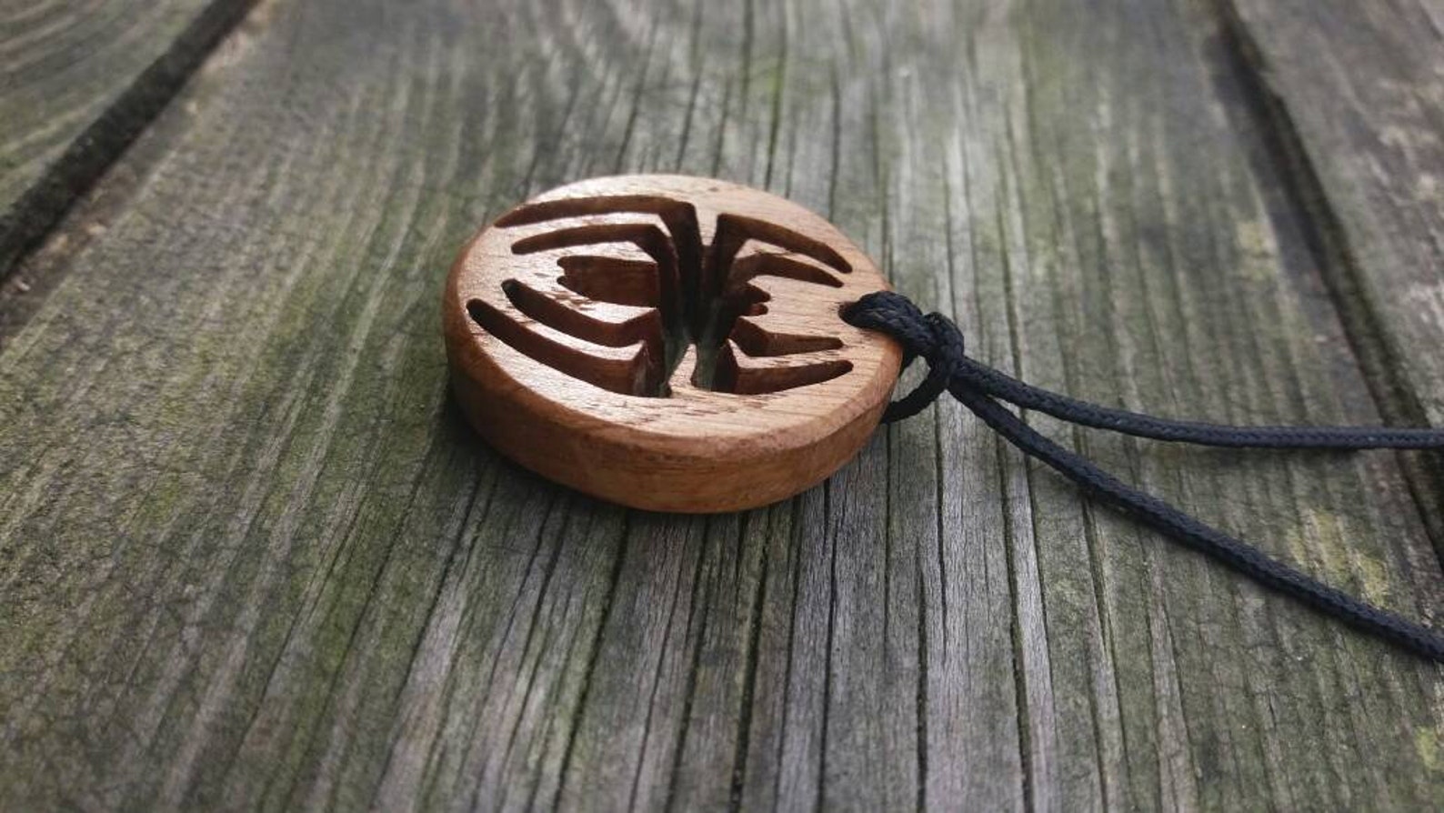 Spider Necklace Pendant, Spider Symbol, Fandom Jewelry, Geeky Necklace ...