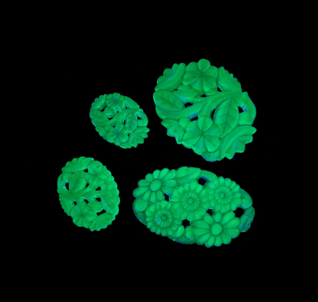 Uranium Glass Cabochon Oval Floral Pattern Handmade Glass Stone Uranium ...