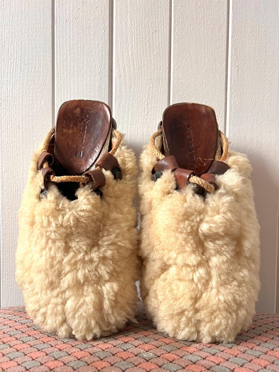 70s Sheepskin Clogs Hippie Wooden Sabot Shoes Boho Kl… - Gem