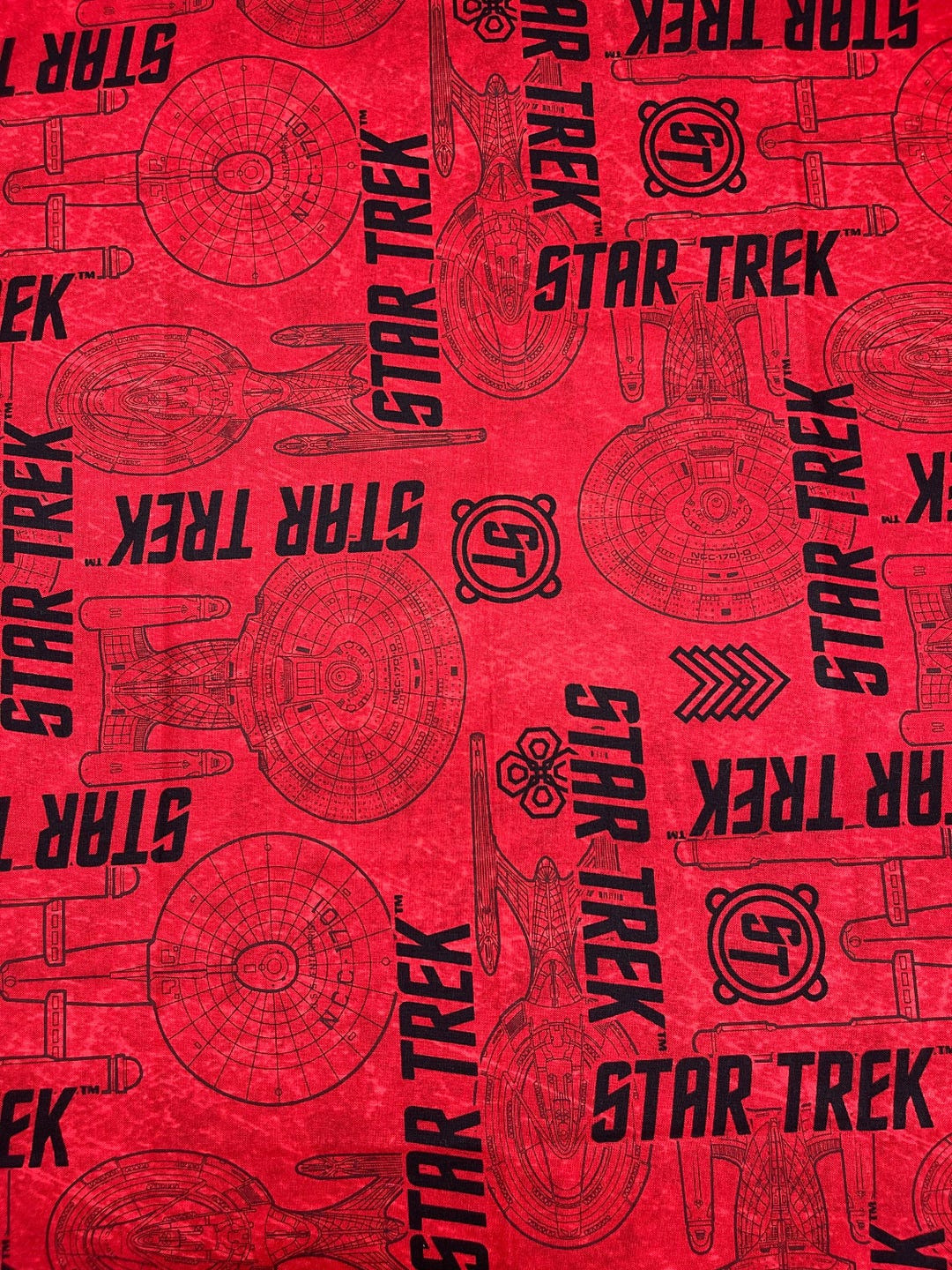 Star Trek 2013 Enterprise Blueprint Fabric | Camelot 63100107 Red ...