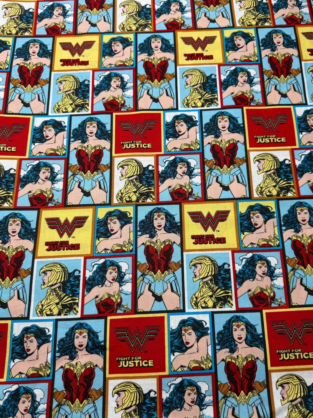 Wonder Woman 1984 Fabric | DC Comics 678361994636 | Licensed Camelot ...