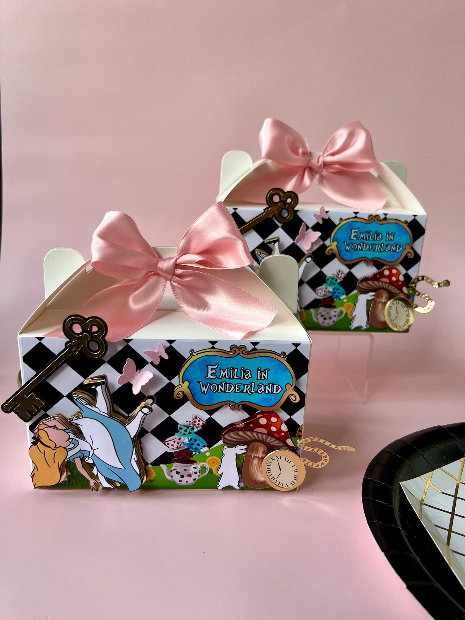 Alice in Wonderland Favor Boxes / Alice in Wonderland Birthday Favors ...
