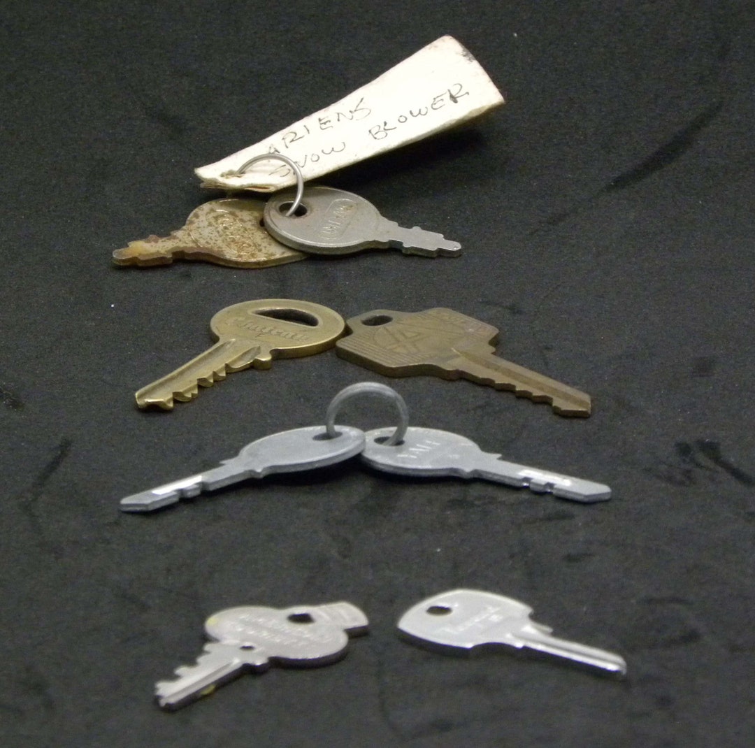Key Collectors-8 Vintage Keys - Etsy