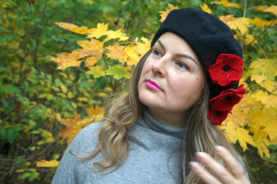 Handmade Beret, Felted Hats, Spring Hat, Beret With Flowers, Black ...