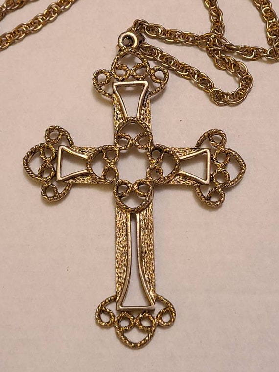 Sarah coventry 1973 limited edition cross pendant nec… - Gem