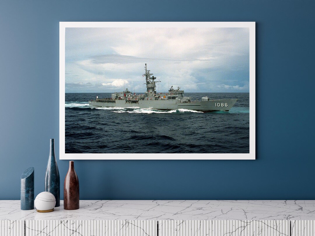 USS Brewton (FF-1086) Knox Class Frigate | Photo Print | Military | US ...