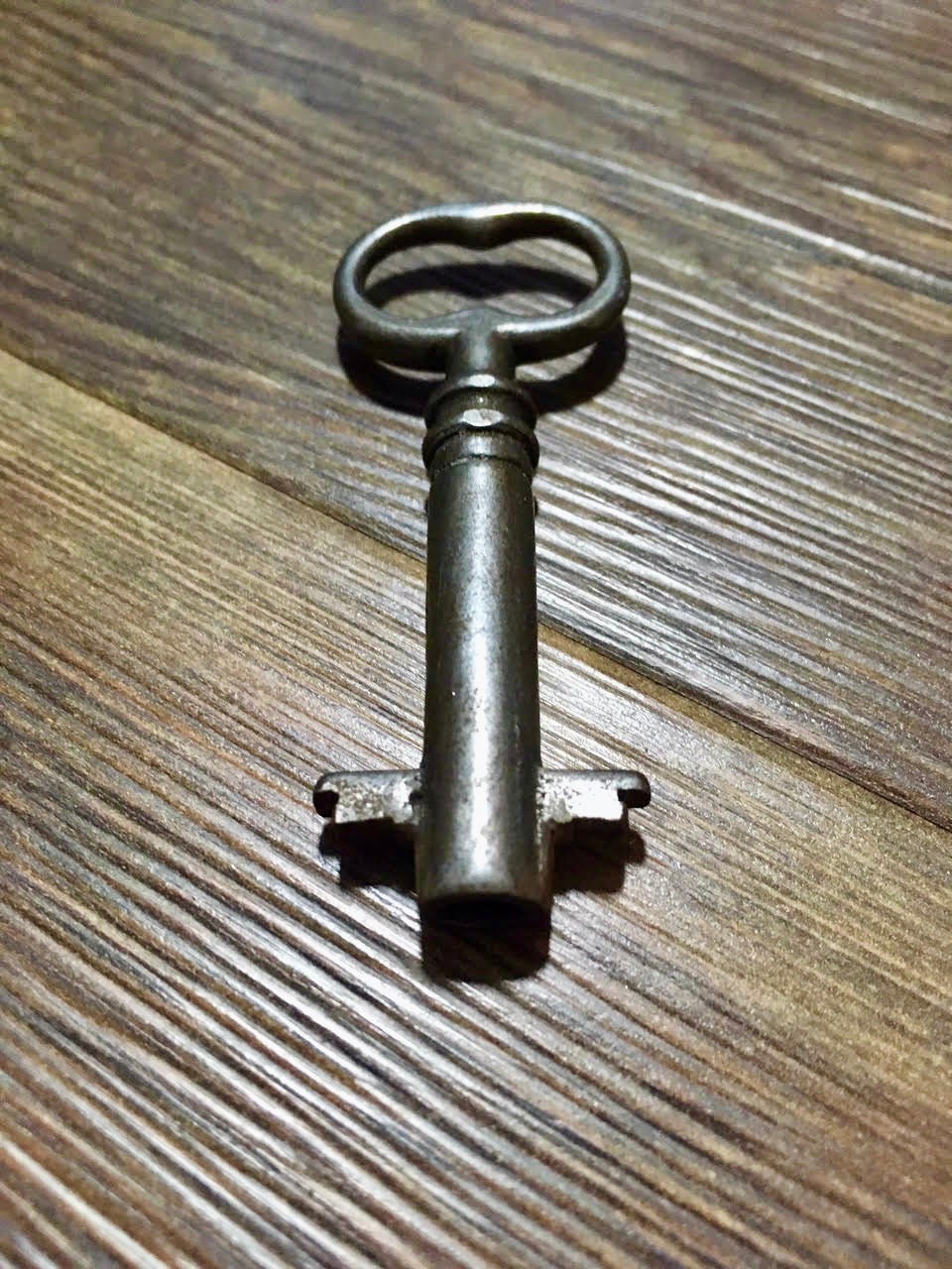 Vintage Skeleton Open Barrel Large Wind up Key Real Authentic Key ...