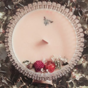 Merry Go Round Crystal Soy Candle// Dry Flower Soy Candle - Etsy