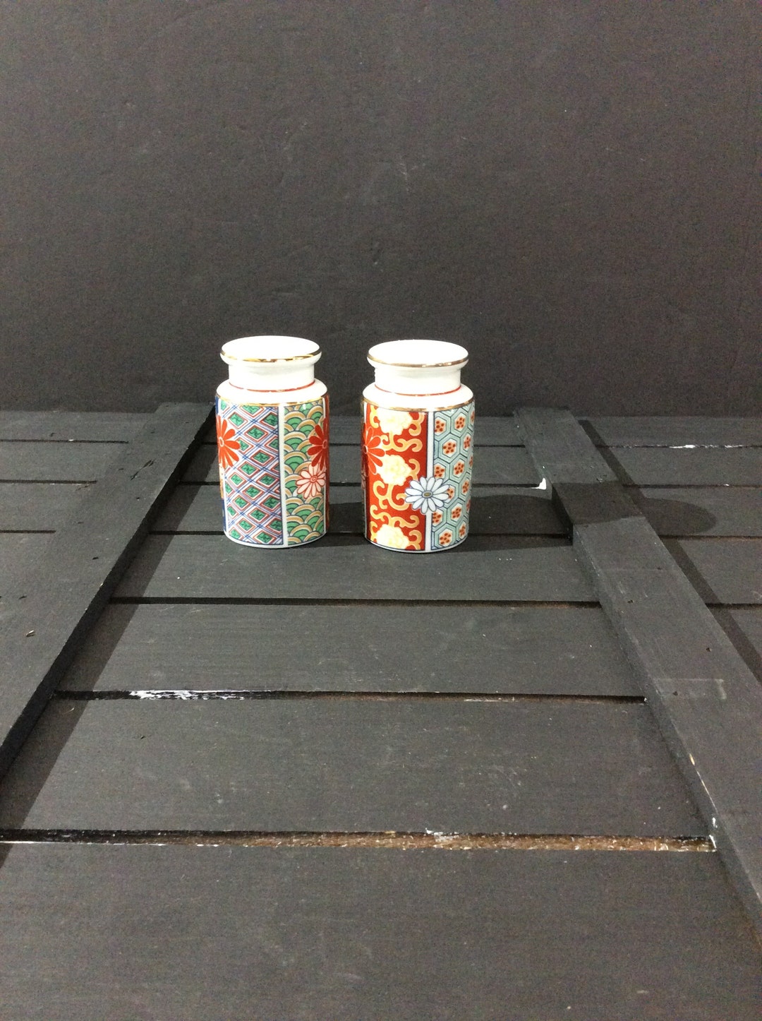 Arita IMARI FAN Salt and Pepper Shakers Made in Japan Replacement Rust ...