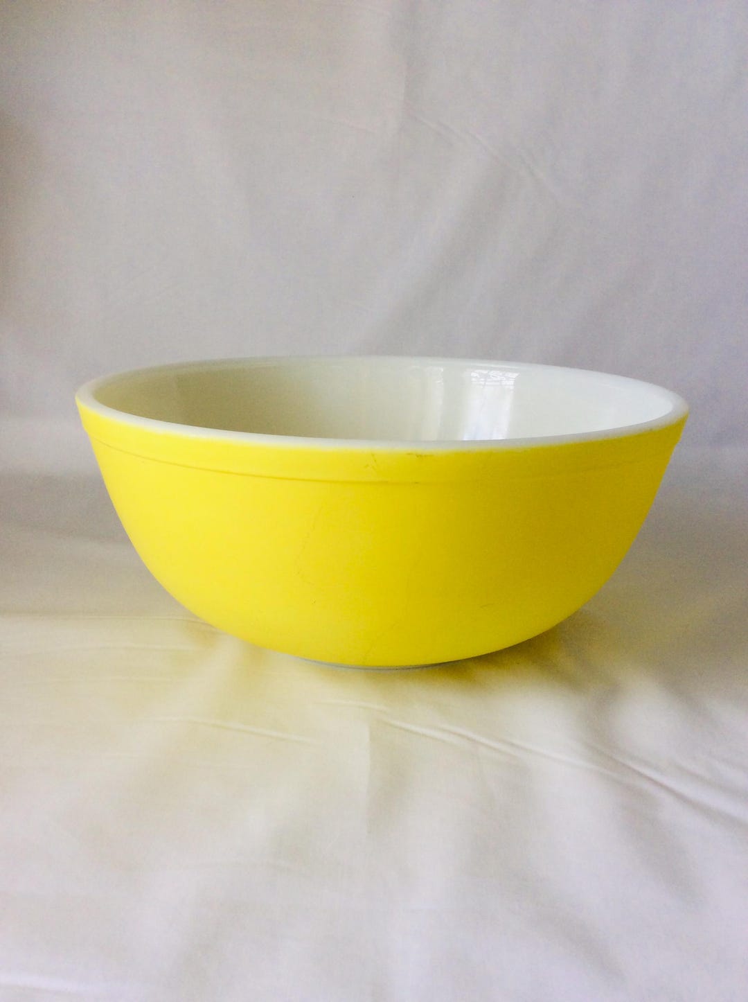 Pyrex Primary 404 YELLOW 10" Mixing Bowl 4 Quart Ovenware Made in USA ...