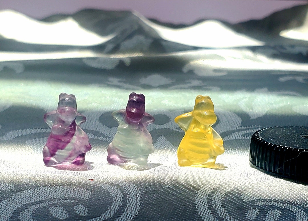 Mini Dragonite Fluorite Crystal Carving, Mini Pokemon, Pokémon Go ...
