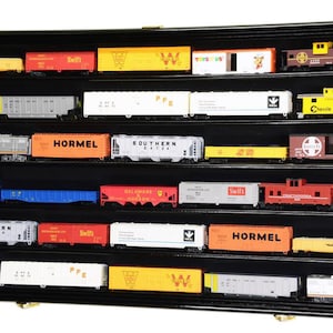 HO Scale Train Display Case Model Train Car Wall Cabinet Shelf Rack W ...