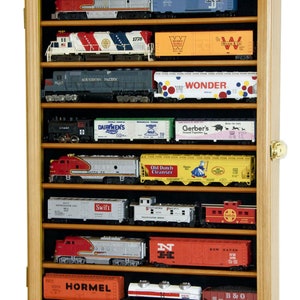 Small HO Scale Train Display Case Cabinet Model Trains Locomotive ...
