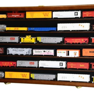 HO Scale Train Display Case Model Train Car Wall Cabinet Shelf Rack W ...