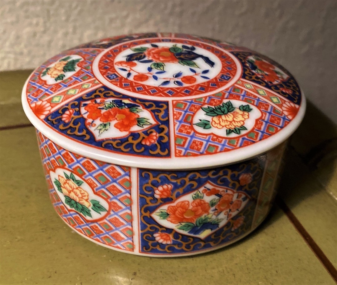 Takahashi Imari's Japanese Trinket Box W/ Asian Design/ Small, Round ...