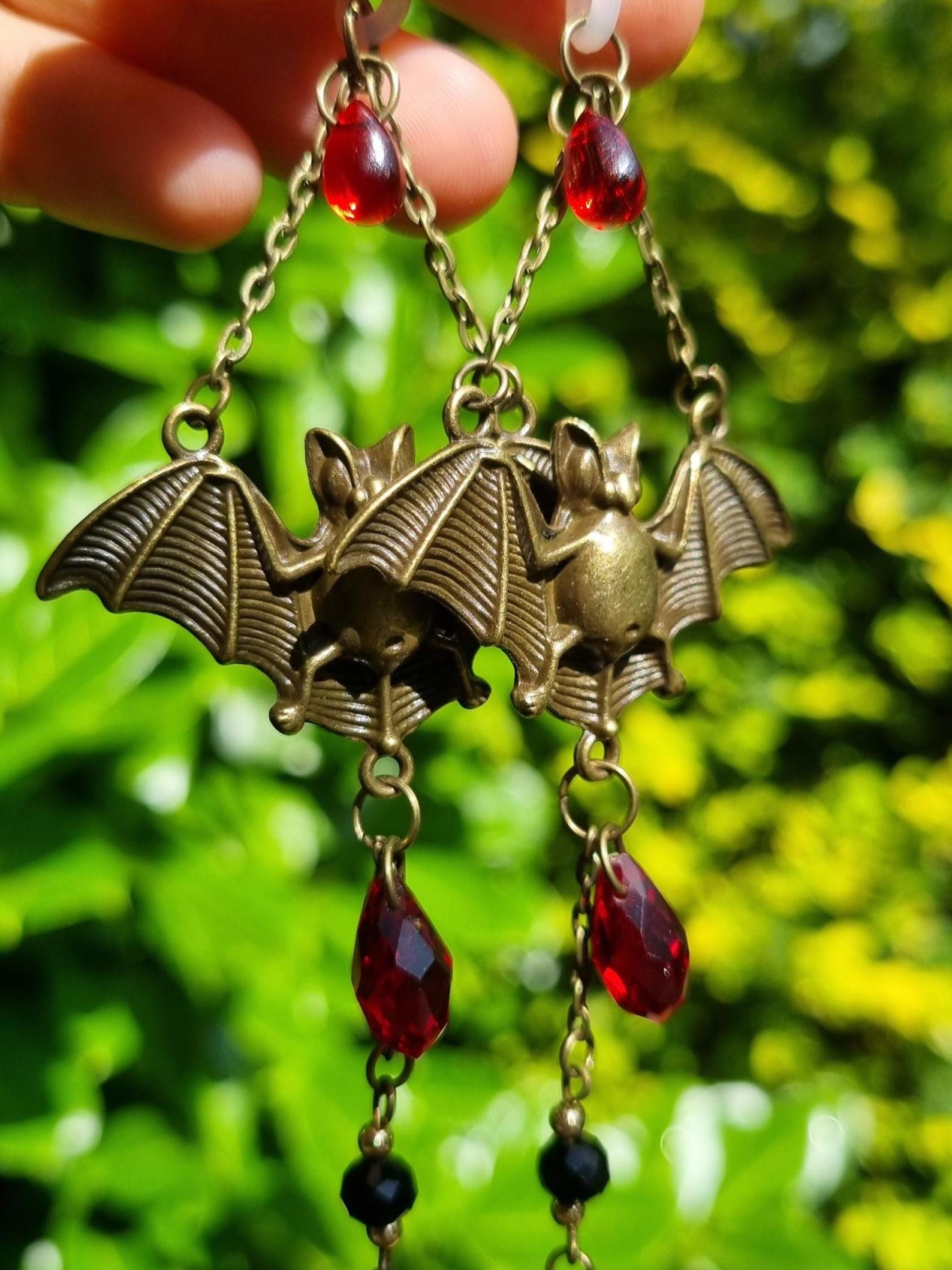 Gothic Bat Glasses Chain – Bronze Bats - Spooky Eyewear Holder for Alt ...