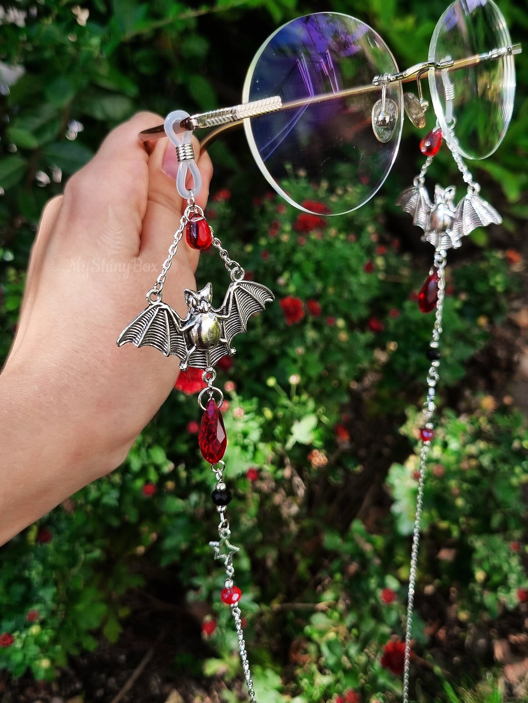 Gothic Bat Glasses Chain – Bronze Bats - Spooky Eyewear Holder for Alt ...