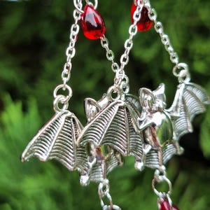 Gothic Bat Glasses Chain – Bronze Bats - Spooky Eyewear Holder for Alt ...