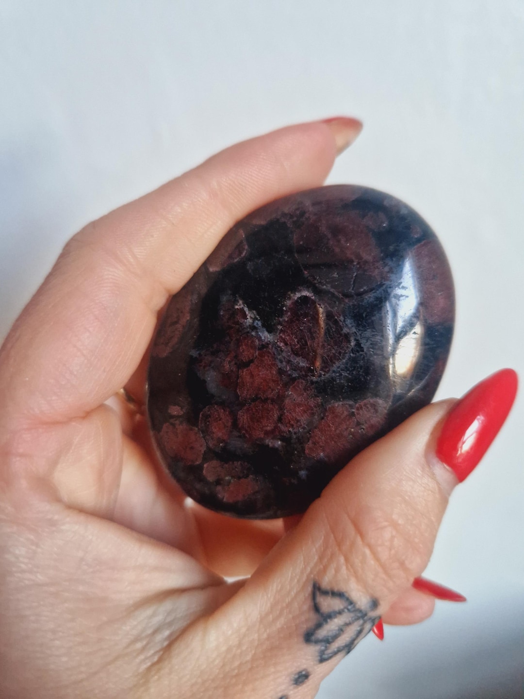 Garnet in Astrophyllite Crystal Palm - Firework Crystal 60mm Garnierite ...