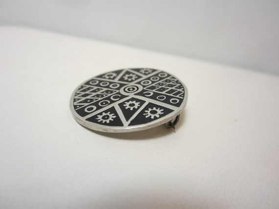 Black Enamel Brooch Pin | Vintage Sterling Silver Jew… - Gem