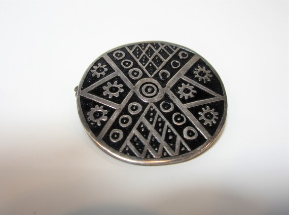 Black Enamel Brooch Pin | Vintage Sterling Silver Jew… - Gem