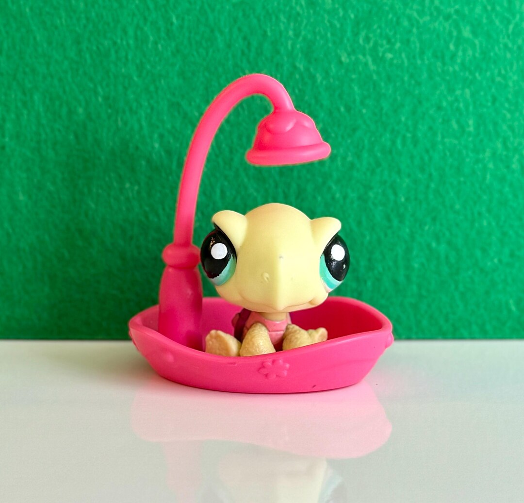 2006 Hasbro Littlest Pet Shop Turtle #1597 With Pink and Purple Shell ...