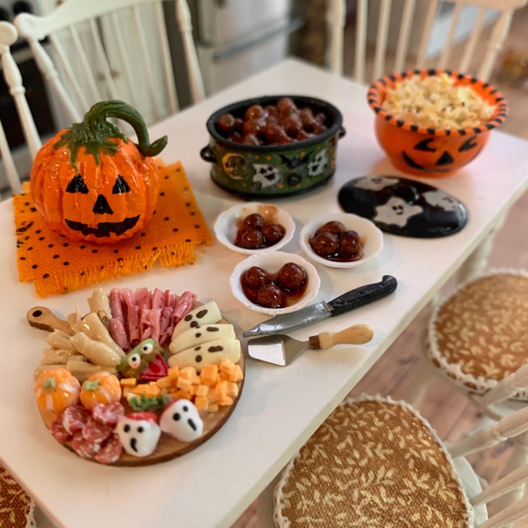 Round Char-boo-terie Board - Etsy