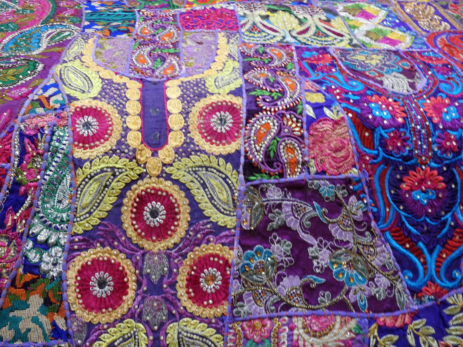 Vintage Patchwork Bedspread: Hand-embroidered Bohemian Tapestry (80 X ...