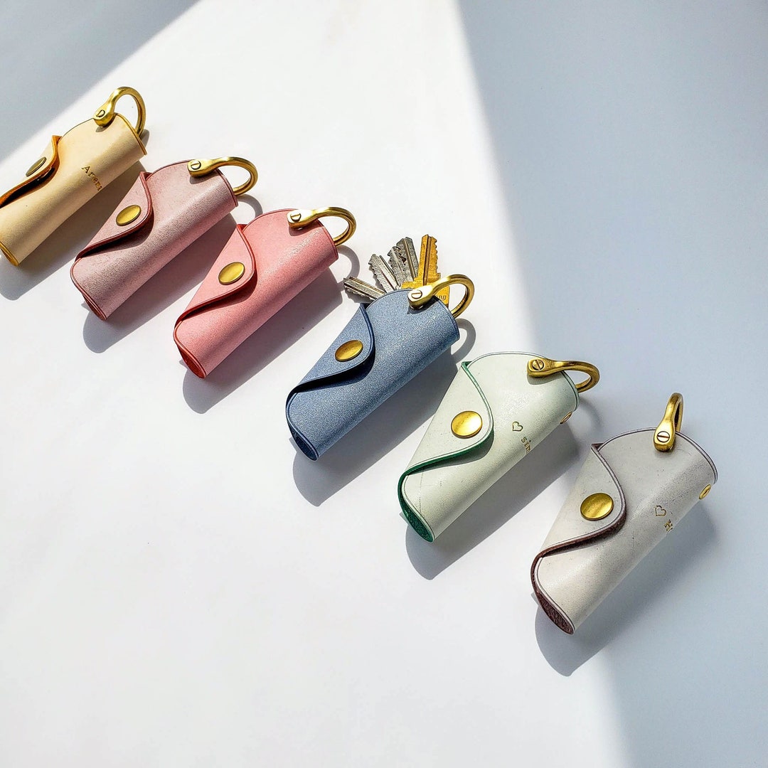 Leather Key Organizer: Personalized Keychain Case, Brass Shackle, Gift ...