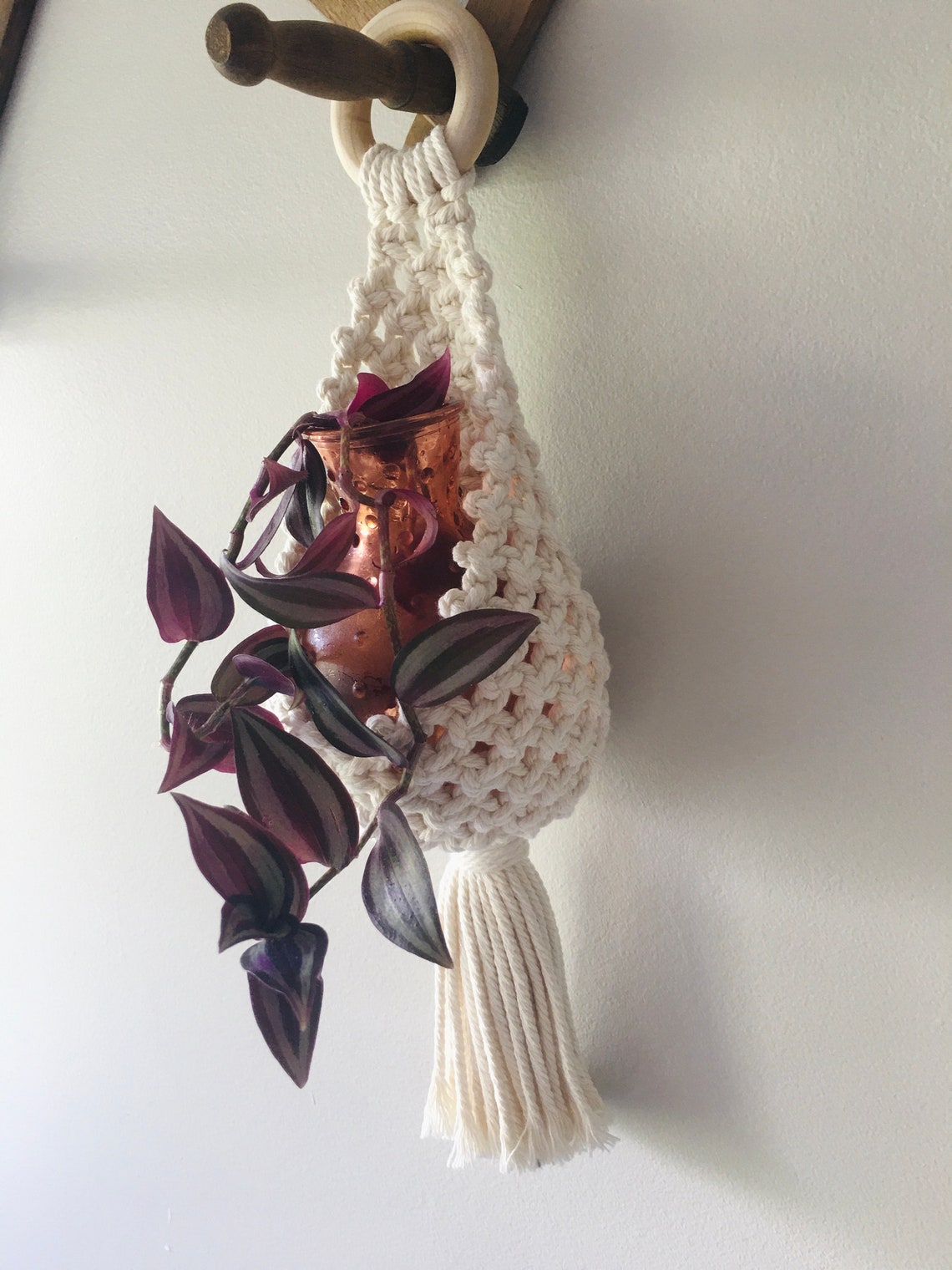 Macrame hanging pod Plant hanging Hanging basket Macrame | Etsy