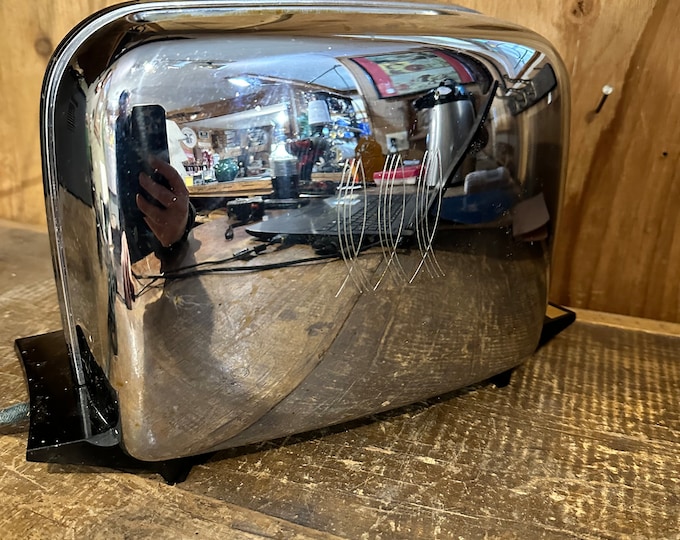 Vintage 1940s to 1950s Metal Toast Master Toaster With Original Chord ...