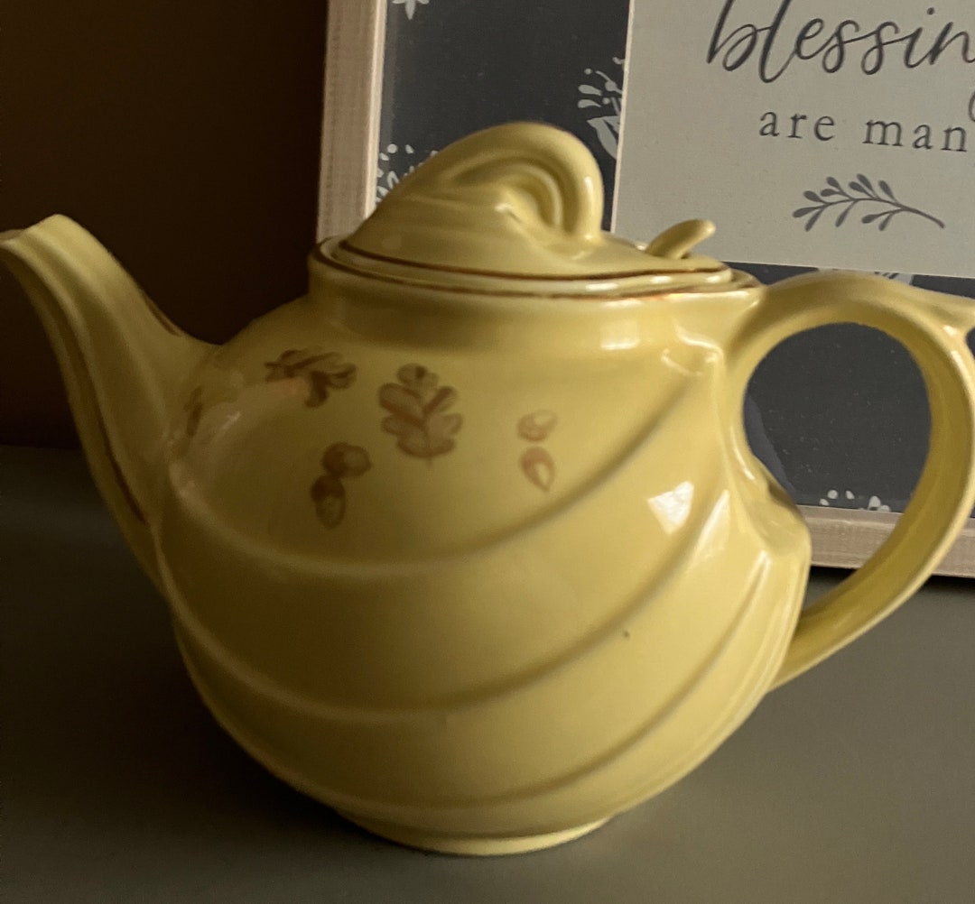 Hall Co Made In Usa Teapot 6 Cup 0799 Art Deco Mcm Yellow Gold Leaves