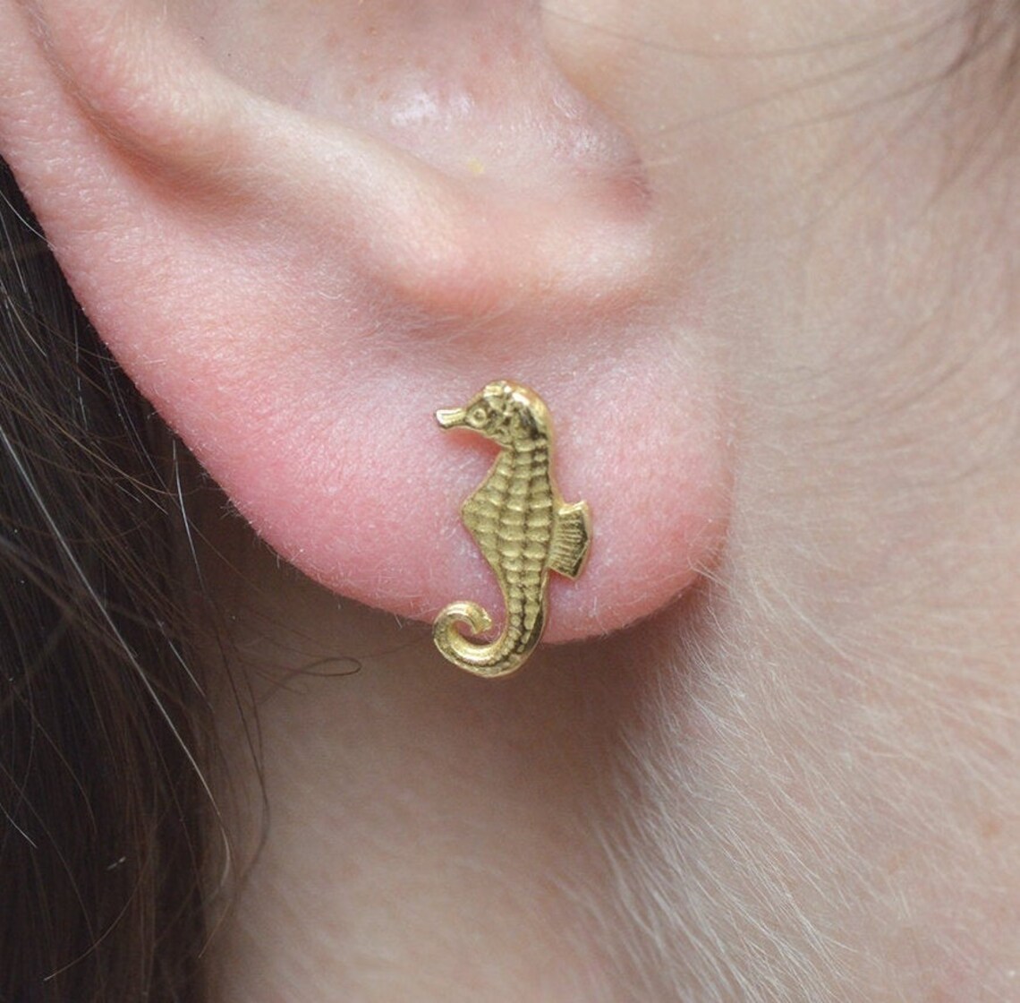 Dainty Seahorse Stud Earring Gold Sea Horse Earring Tiny - Etsy