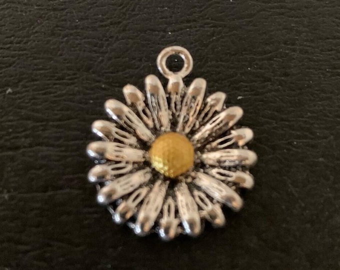 5 Edelweiss Flower Charms, Edelweiss Flower, Edelweiss Charm, Edelweiss ...