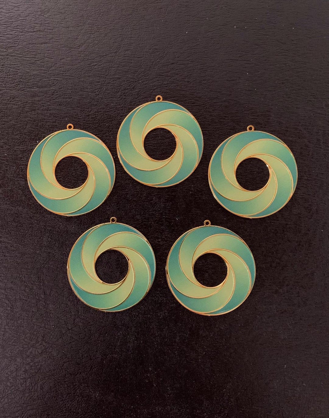 5 Gold and Greens Spiral Circle Pendants, Green Pendants, Green Charms ...