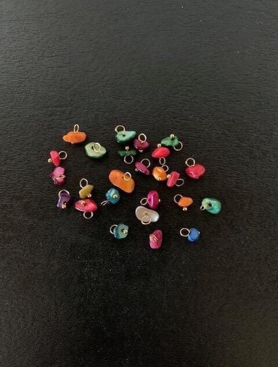25 Random Mix Natural Dyed Shell Chip Charms, Shell Pieces, Shell Charm ...